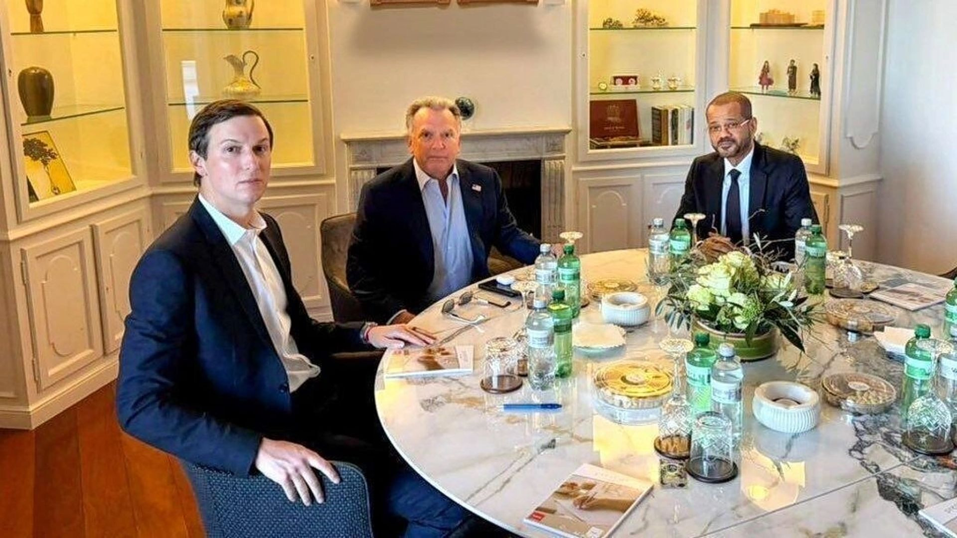 «Πρόοδο» στις συνομιλίες ΗΠΑ - Ιραν βλέπει ο διαμεσολαβητής ενώ ο Τραμπ ...