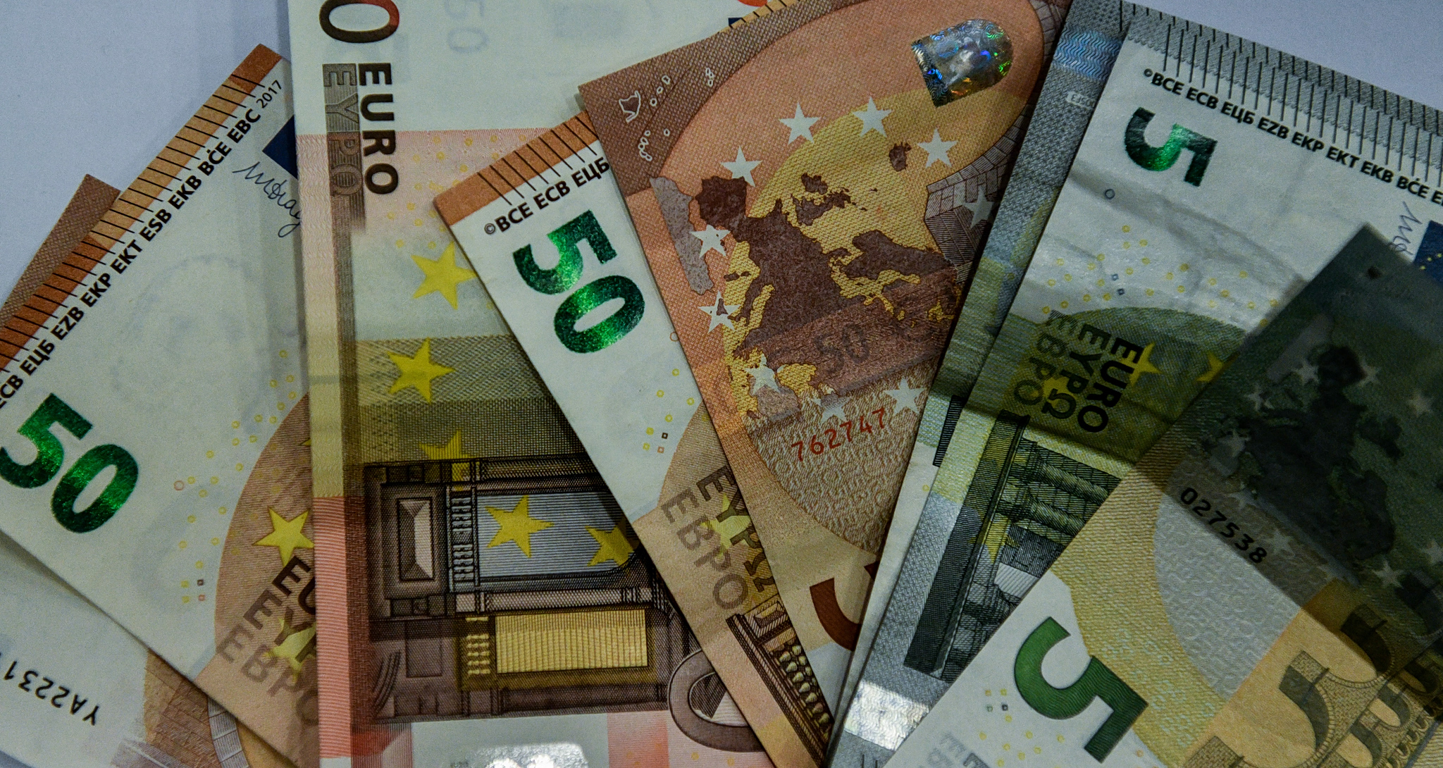 Συντάξεις και επιδόματα: Πότε θα πληρωθούν - Οι ημερομηνίες καταβολής ...