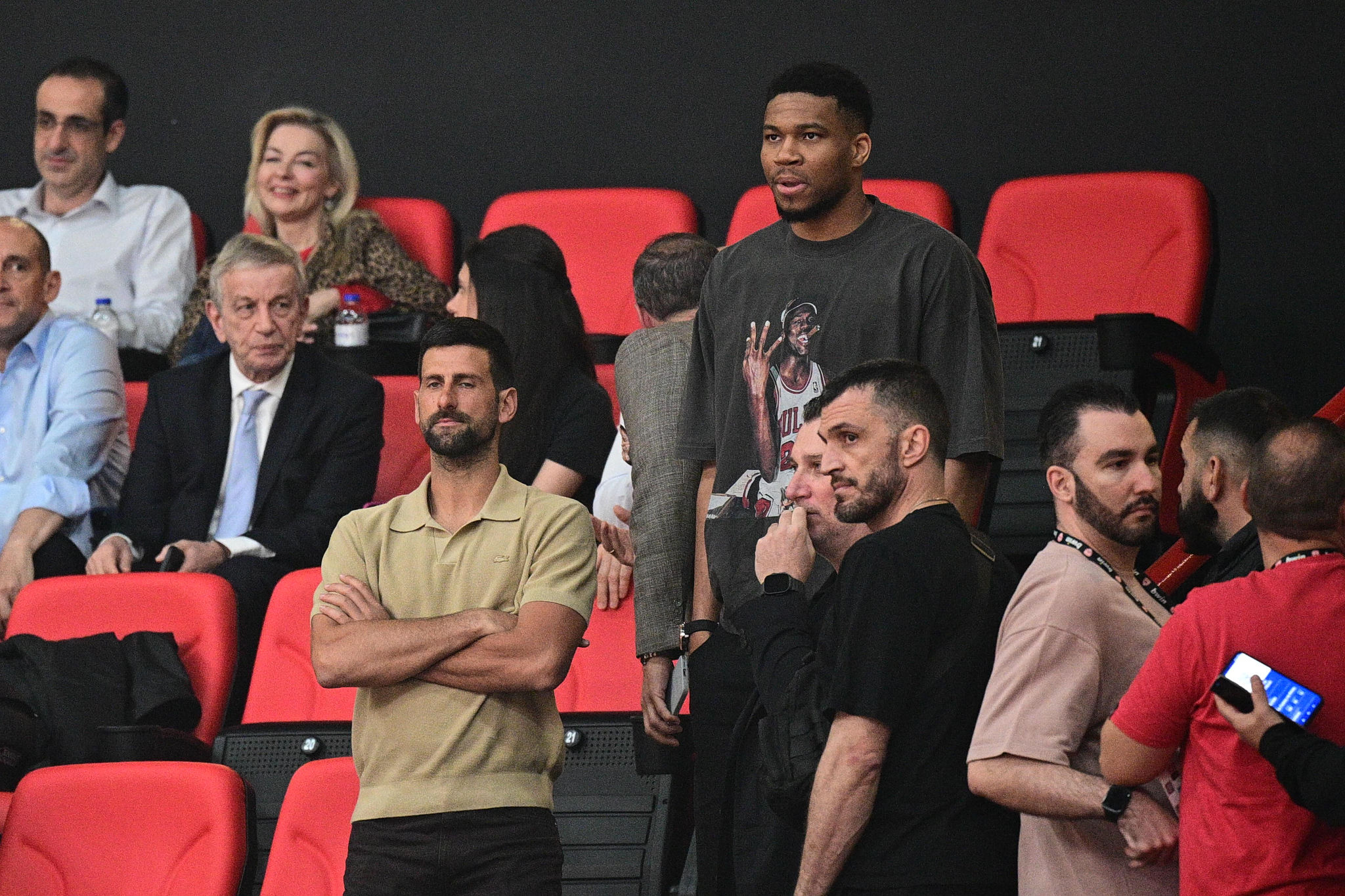 EuroLeague: Αντετοκούνμπο και Τζόκοβιτς μαζί στο ΣΕΦ για το Ολυμπιακός ...